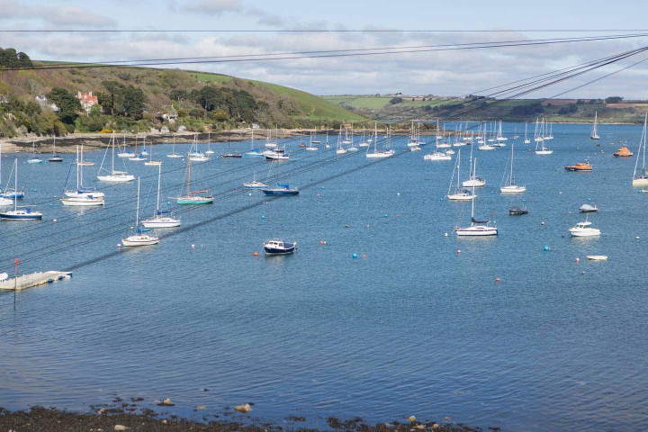 Harbour-front Stylish Apartment, Amazing Views. - St Mawes