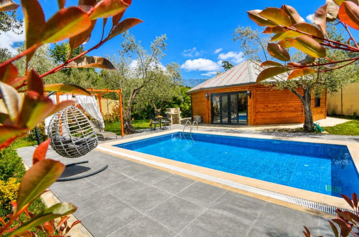 Ahşap Villa 2 Yatak Odalı ÖZel Havuzlu Bahçeli - Kayaköy