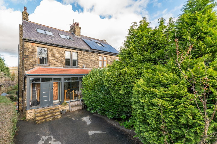 The Grand Weave House - Bradford, United Kingdom