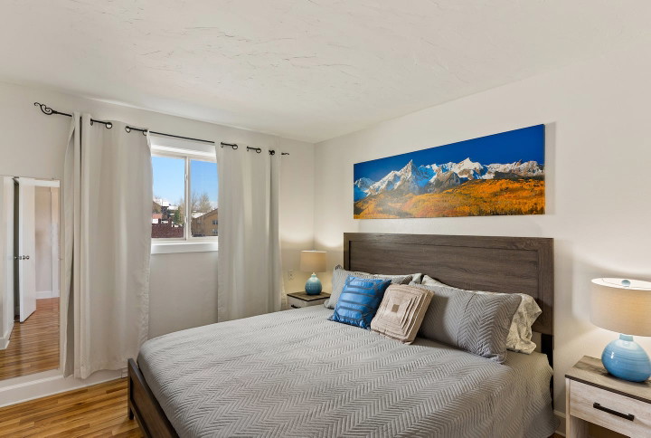 Ski Condo:king Bed/free Bus /Hot Tub/gas Fireplace - Steamboat Springs, CO