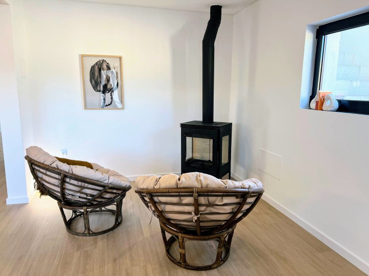 Modern Coastal 2br W. Fireplace & Patio - Lourinhã