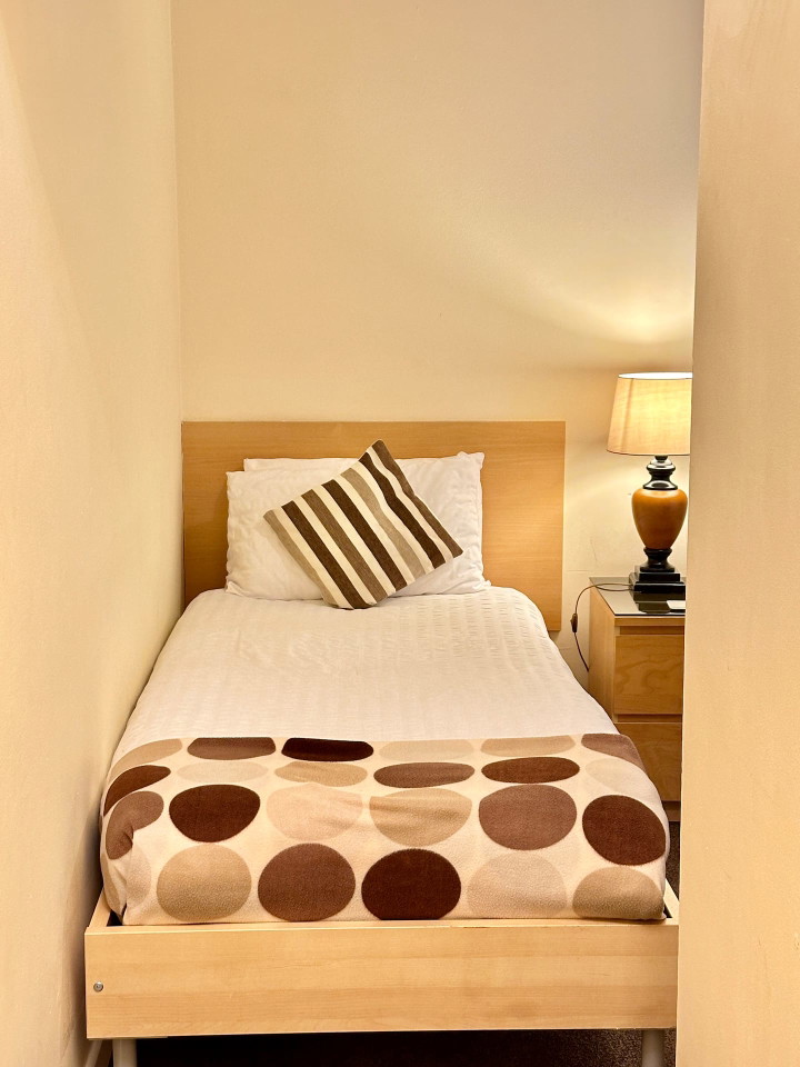 Old Fashioned Family Run 3-star Inn - Room 6 - Kirkcaldy