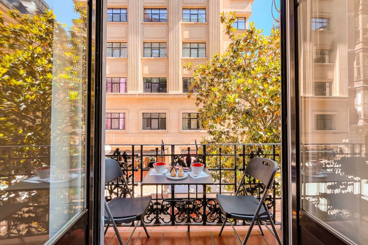 Wake Up In The Heart Of Bilbao's Golden Mile - Bilbao