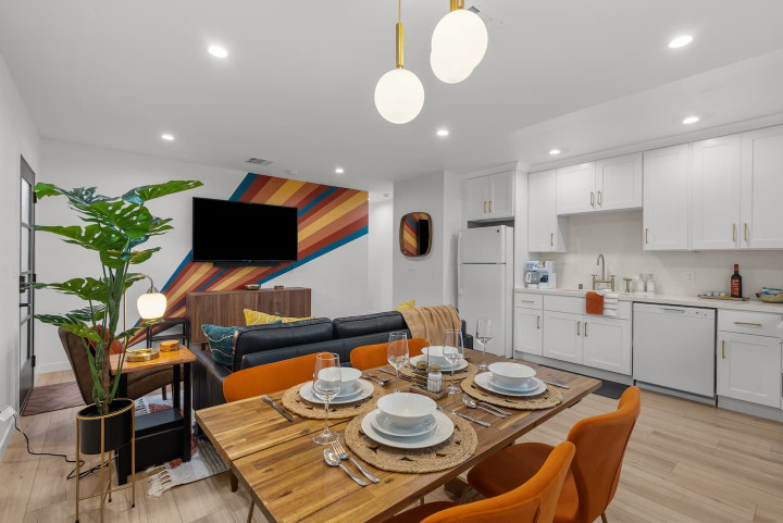 Cozy N. Hills Guest House, Private Parking/patio - Los Angeles