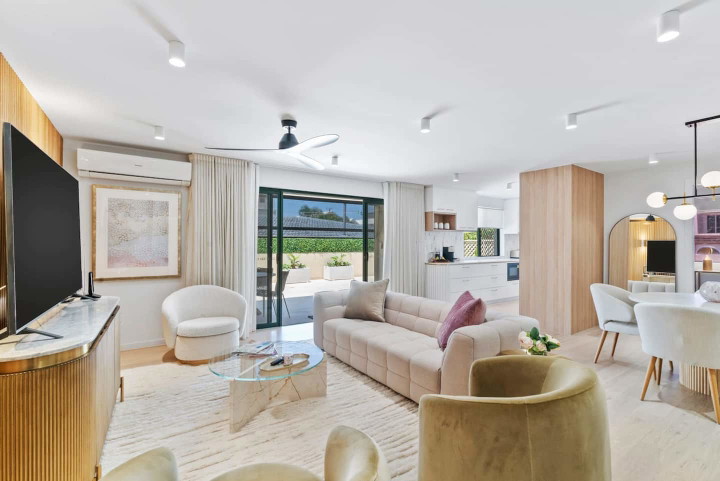 C'est Mermaid: A Stunning Beachside Escape - Broadbeach