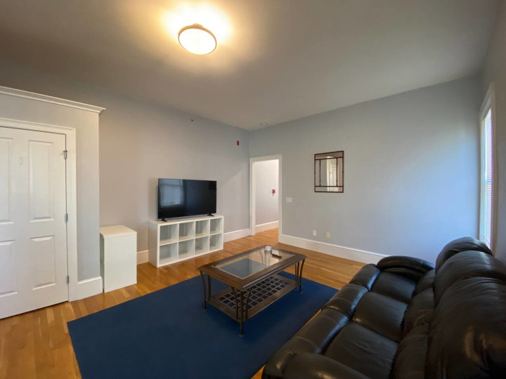 2-bedroom In Victorian Building With All Amenities - Providence, RI