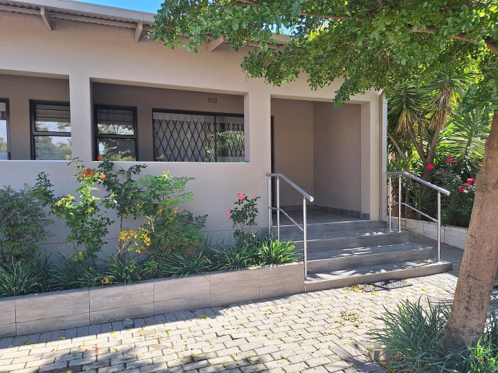 Bustani 3- Spacious Secure & Private Accommodation - Edenvale