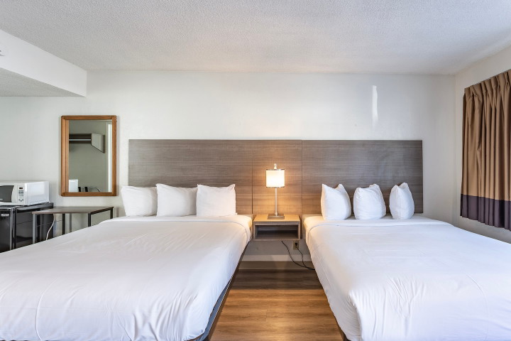 Coastal Breeze Inn - Morro Bay, CA