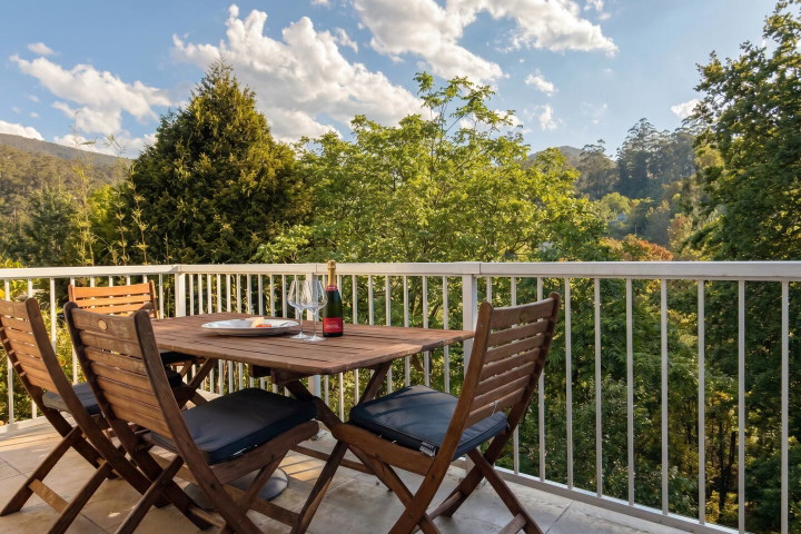 Warburton Hilltop · Mountain Views & Firepit - Healesville