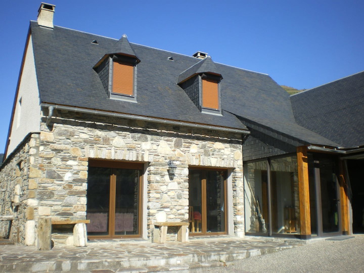 Chalet Pyrénéen En Pierre Et Bois, Tout Confort - Pyrenees