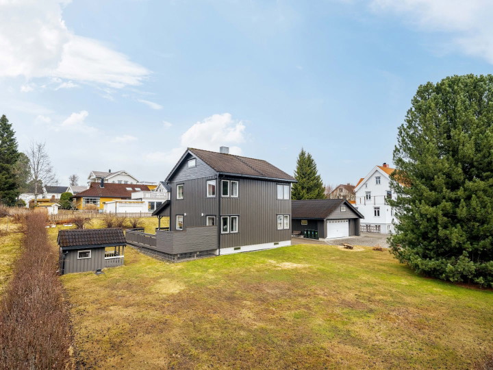 Heimdal Sentrum, Large House - Norvegia