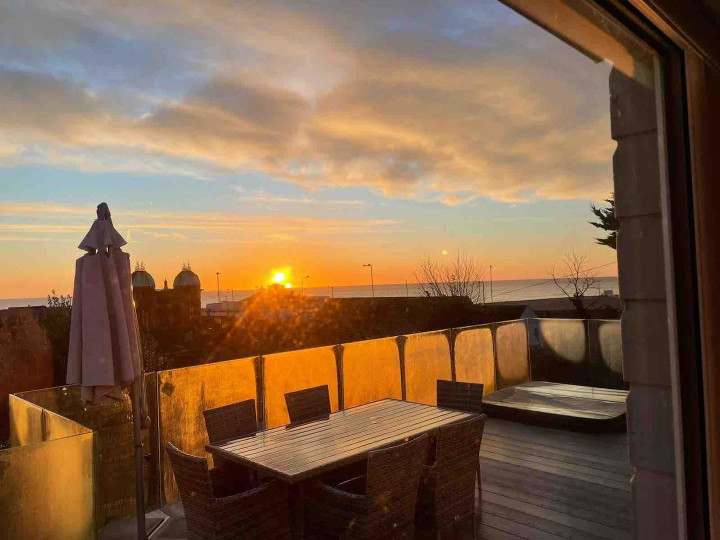 Cliff Cottage - Luxurious Seaview Retreat - Great Yarmouth
