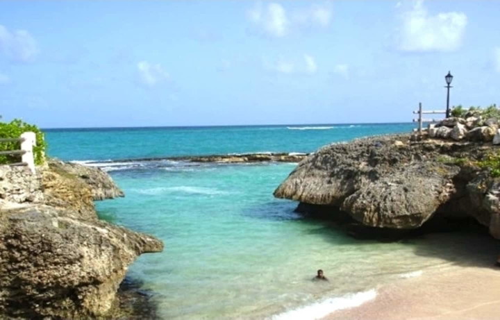 4 Bedroom Villa (With Pool) Close To Wyndham Hotel - Barbados