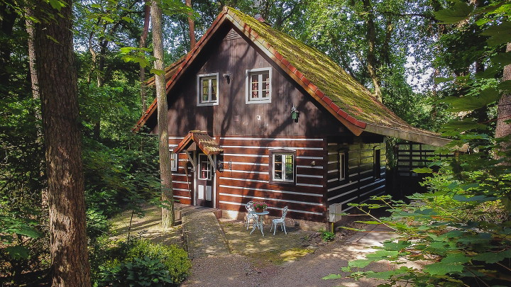 Romantic Canadian Log Home With A Spacious Garden - Soest