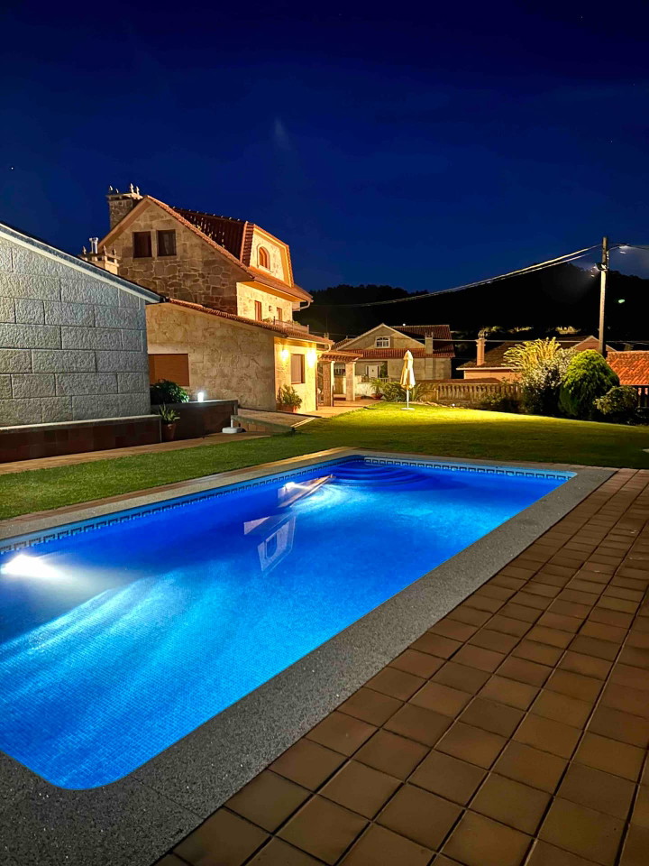 Chalet En Pontevedra Con Piscina Y Barbacoa - Pontevedra